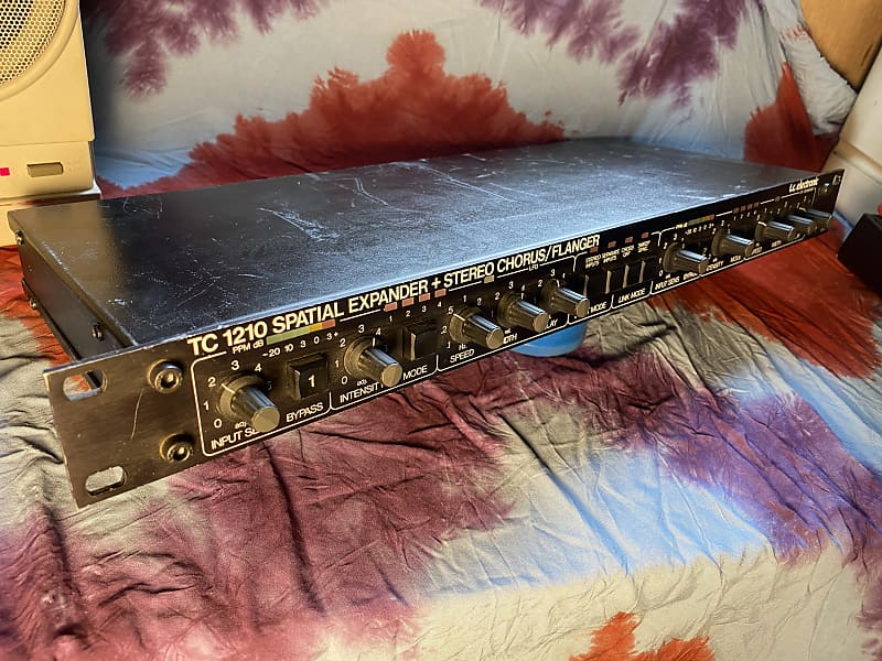 TC Electronic 1210 Spatial Expander+ Stereo Chorus Flanger | Reverb