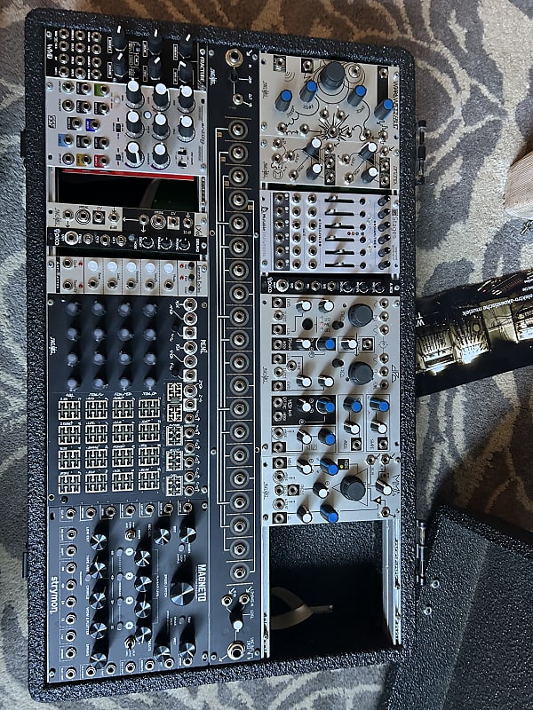 Modular suitcase Différent 2019 - Black | Reverb