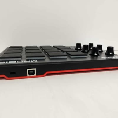 Akai MPD218 - USB MIDI Controller with MPC Drum Pads 2020's - | Reverb