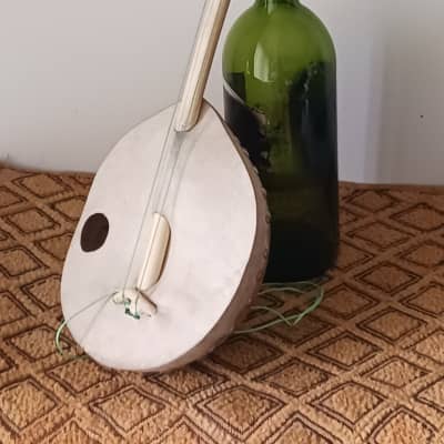 Ghanaian gourd-bodied lute (Frafra kologo) | Reverb