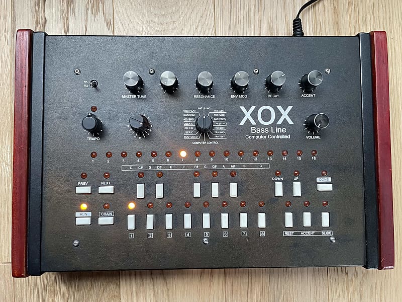 x0xb0x TB-303 Clone 2010's - Black Metal / Wood / Red LEDs | Reverb