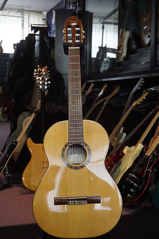 Ortega R-236 | Reverb