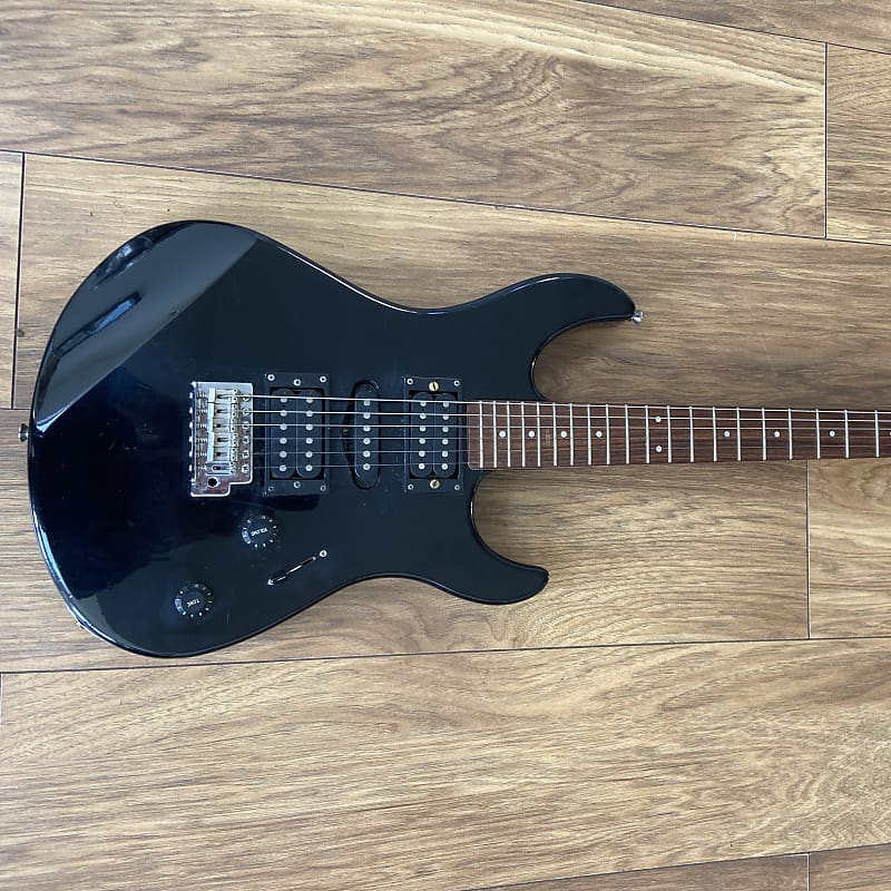 Yamaha ERG 121 2004 Black | Reverb