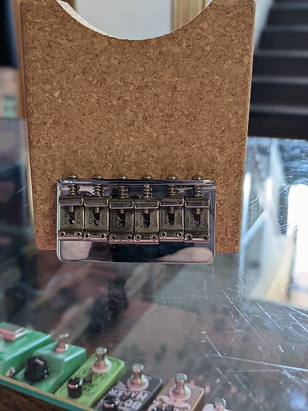 Fender 6-Saddle Vintage-Style Strat® Strings-Through-Body | Reverb