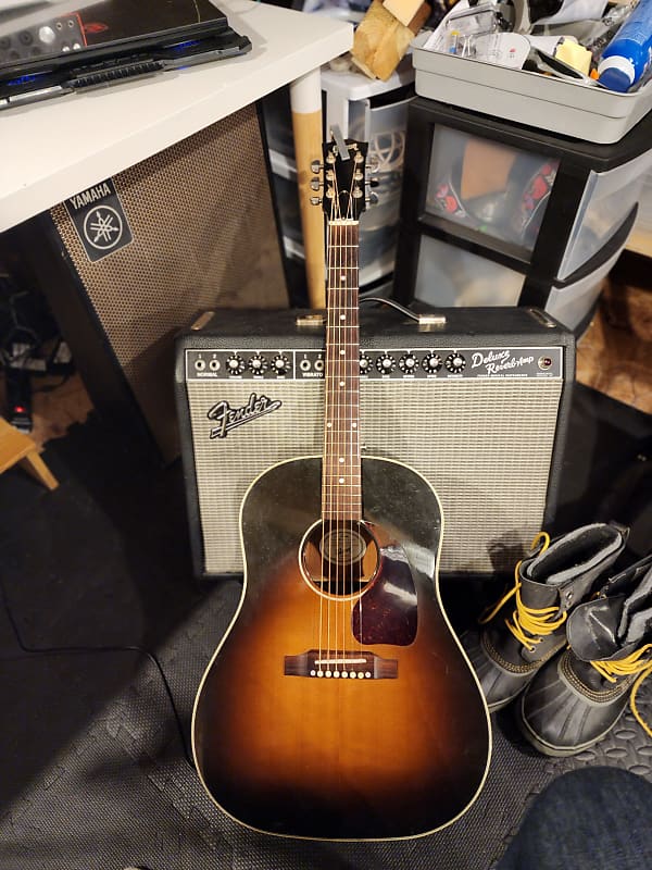 Gibson J-45 | Reverb