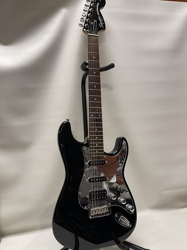 Squier STRATOCASTER - BLACK | Reverb