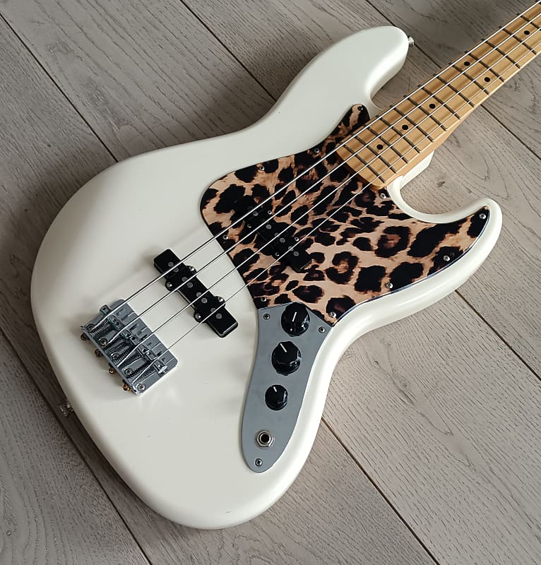 Fender Jazz Bass, Custom 60s pickups, Gotoh tuners, | Reverb Australia