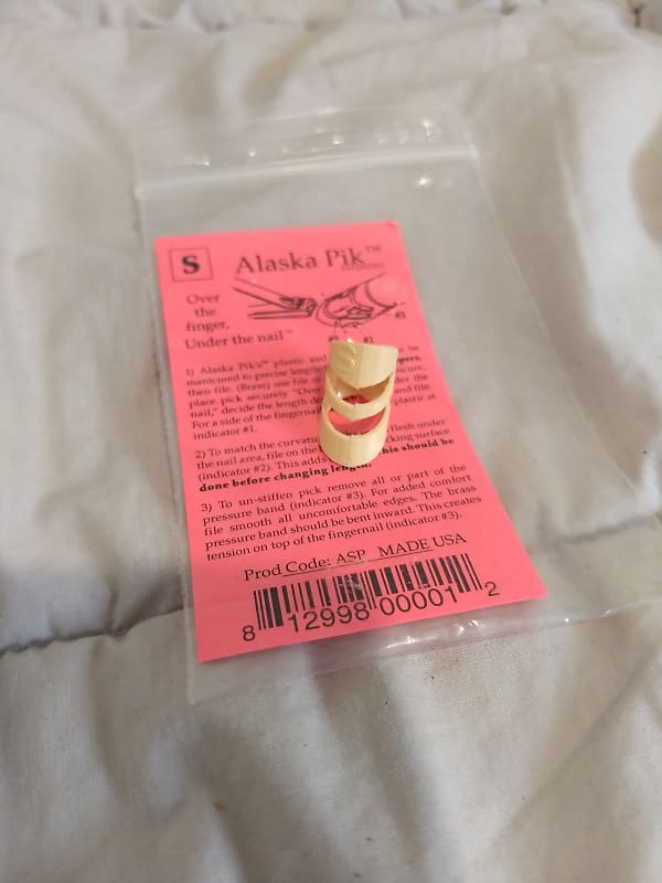 Alaska Pik, Small fingerstyle pick | Reverb