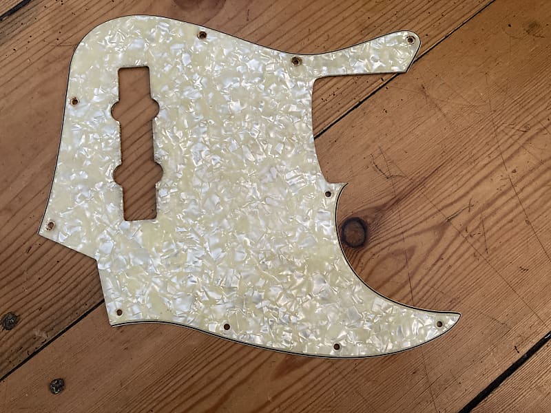 AXL Player Deluxe Jazz Bass Aged Pearloid Scratchplate | Reverb