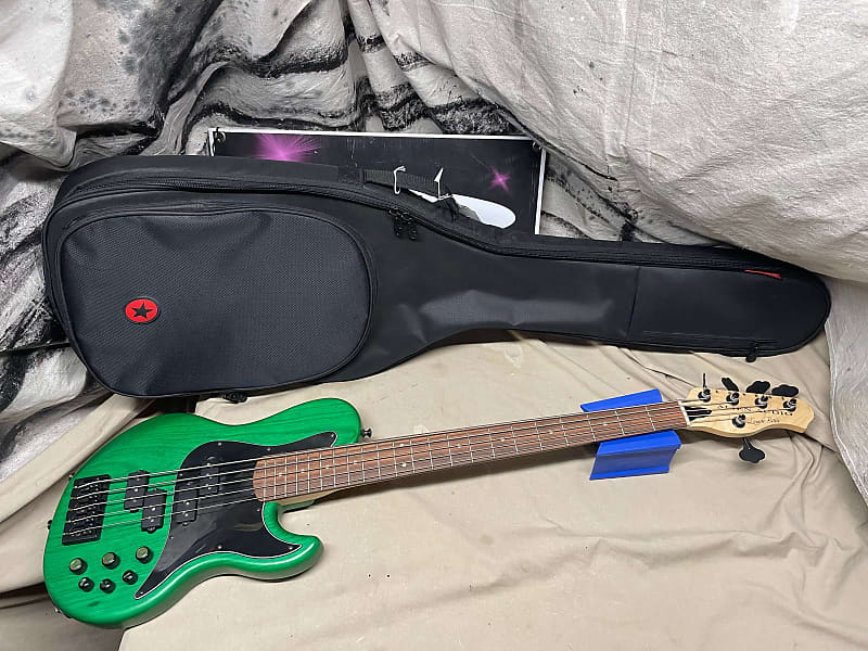 Alien Audio Lunar 5-String Bass with Gig Bag Green | Reverb