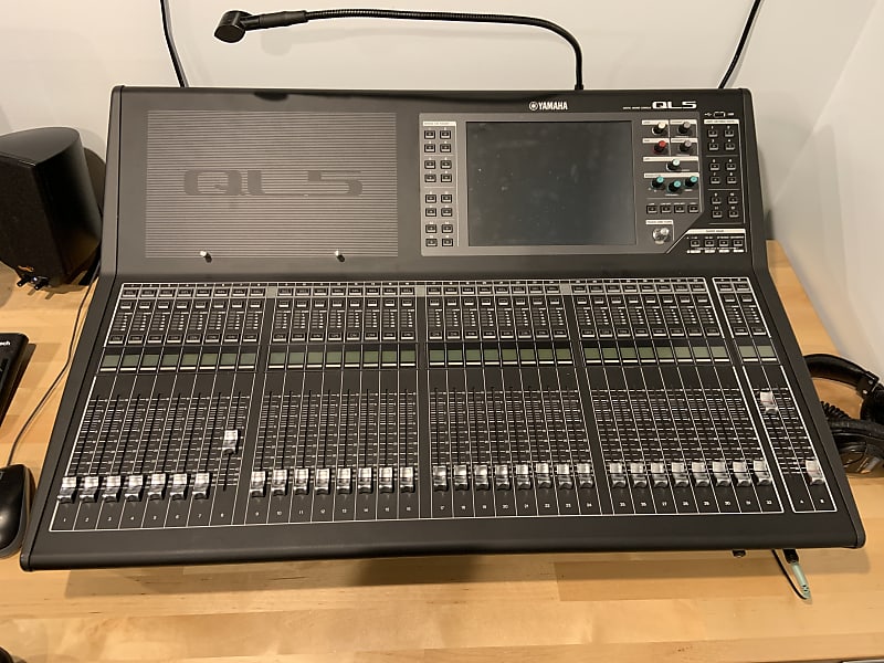 Yamaha QL5 64 Channel Digital Mixing Console | Reverb