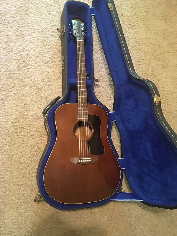 Guild D25 model from ( 1979 ) Cherry red in very good | Reverb UK