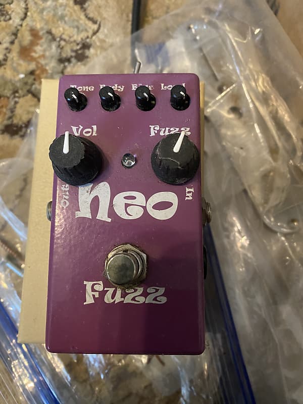 MI Audio Neo Fuzz purple 2006-2008 - Purple | Reverb
