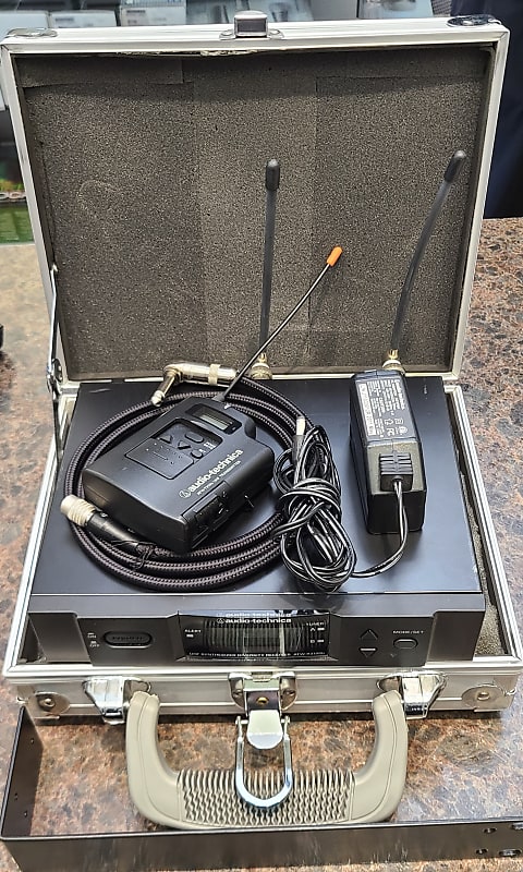 Audio-Technica ATW-R3100b UHF Wireless guitar system with | Reverb