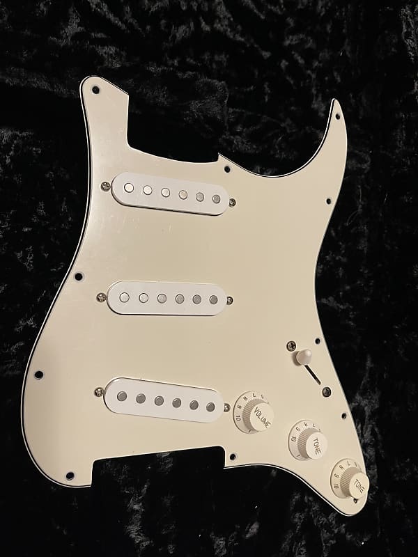 Squier SE Stratocaster Loaded Pickguard - White | Reverb