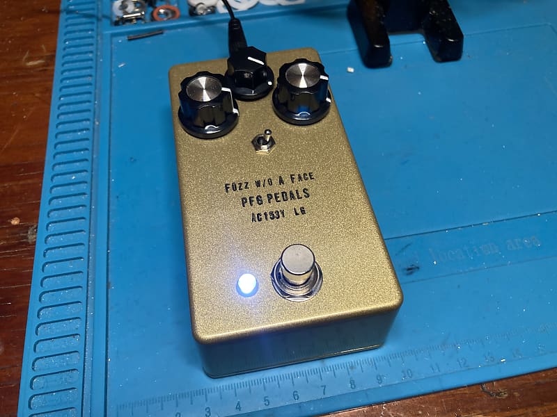 Fuzz w/o A Face Low/Medium Gain AC153Y Germanium Fuzz Face by | Reverb