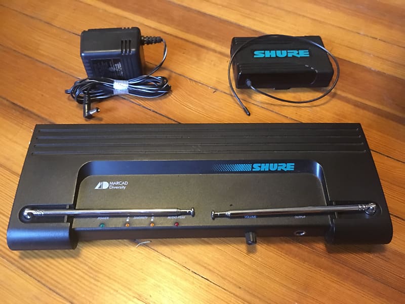 Shure T4V Diversity Receiver with T1G guitarist transmitter | Reverb