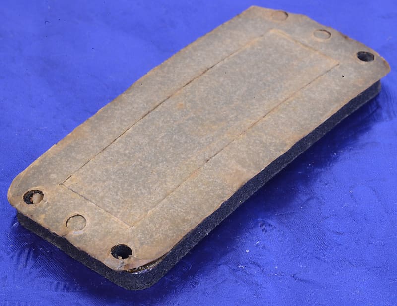 Rickenbacker '80s New Old Stock Black Rubber Pickup Riser | Reverb UK