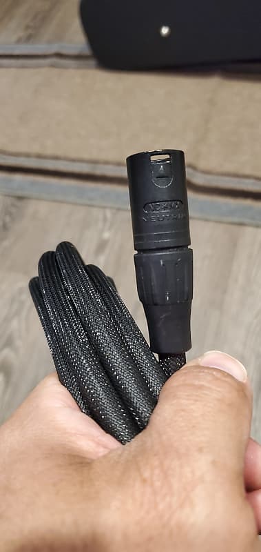 Hosa EMIC-025 Neutrik XLR3F to XLR3M Elite Mic Cable - 25' | Reverb