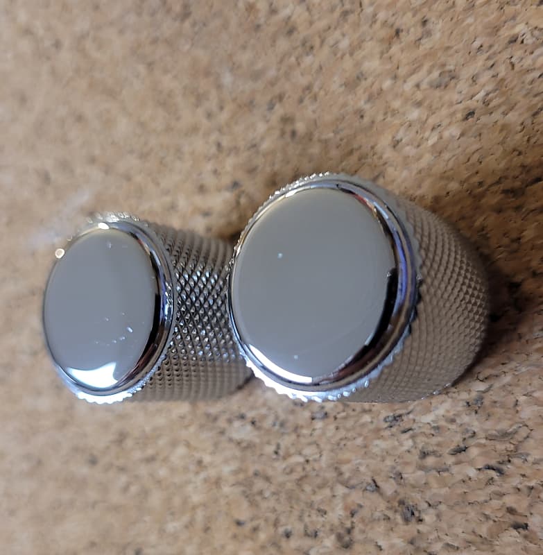 2 knobs: genuine Fender Duo Sonic / Tele knobs 2021 - | Reverb UK