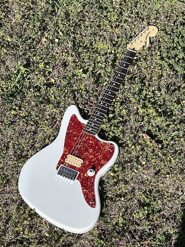 Squier / Fender Jazzmaster Tom Delonge Artic White | Reverb