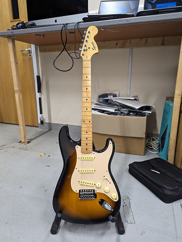 Fender Squier Affinity Stratocaster. Sunburst. 2008 | Reverb
