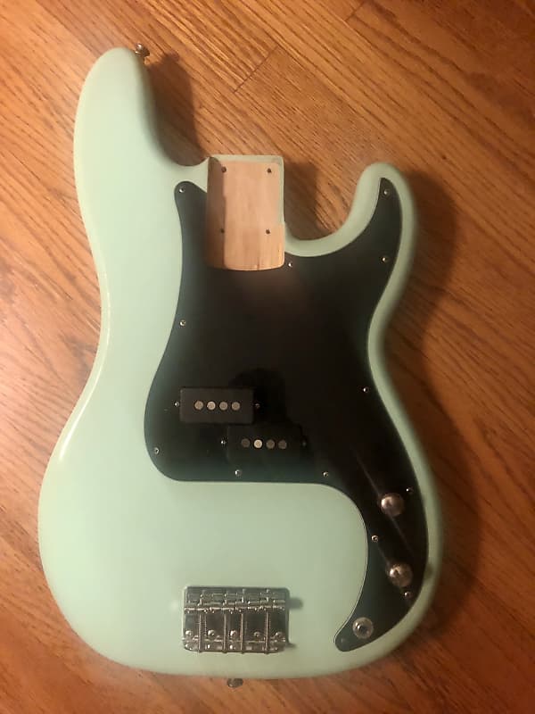 Squier Limited Edition Classic Vibe 70’s Precision Bass Sea | Reverb