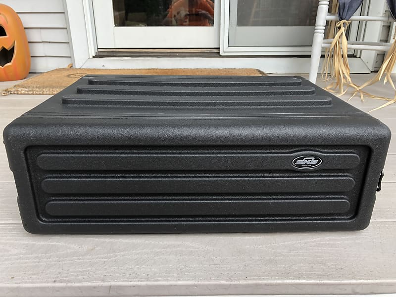 SKB SKB 1SKB-R3S Roto-Molded Shallow 3U Rack Case | Reverb