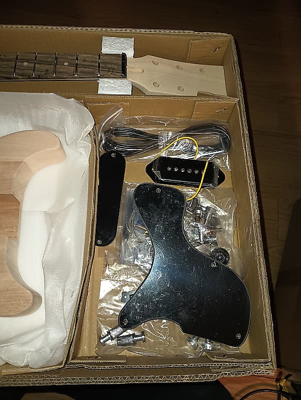 Electric guitar 60 LP Junior kit with dog-eared P-90 | Reverb