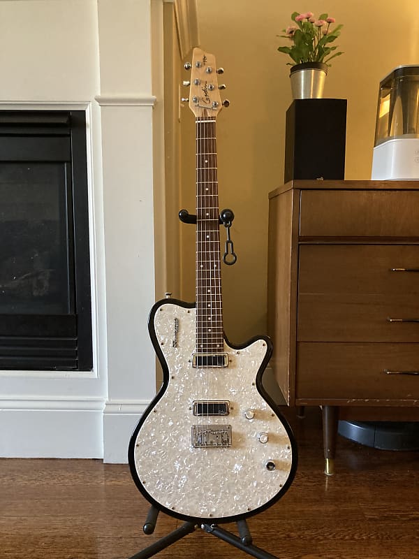 Godin Radiators 2000’s - Black | Reverb