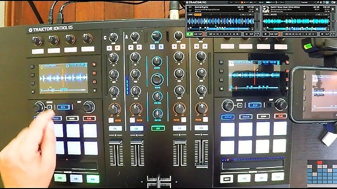 Native Instruments Traktor S5 DJ controller | Reverb Deutschland