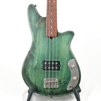 Offbeat Guitars "Jacqueline" aka "Jax" 32" Medium Scale Bass | Reverb