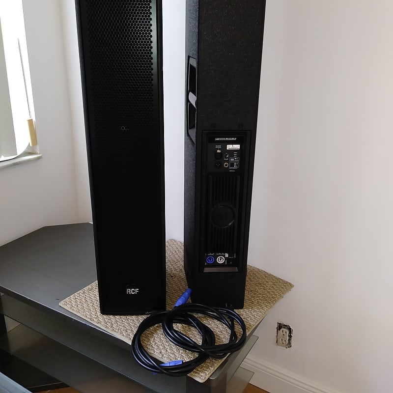 PAIR OF RCF NXL24-A Active 1400-Watt Speaker Array | Reverb