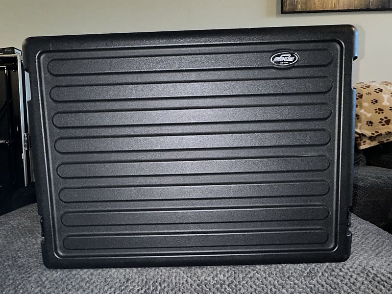 SKB SKB 8U Roto Rack Case - Black | Reverb