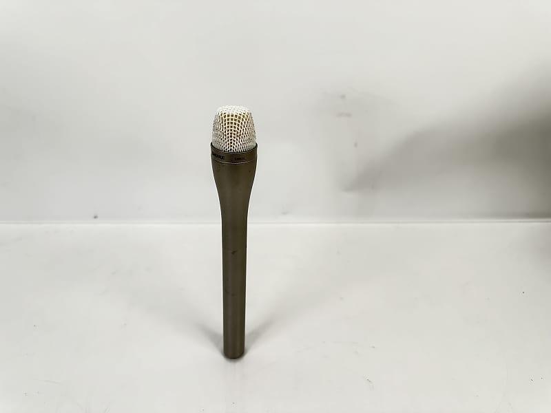 Shure SM63L Omnidirectional Dynamic Microphone | Reverb