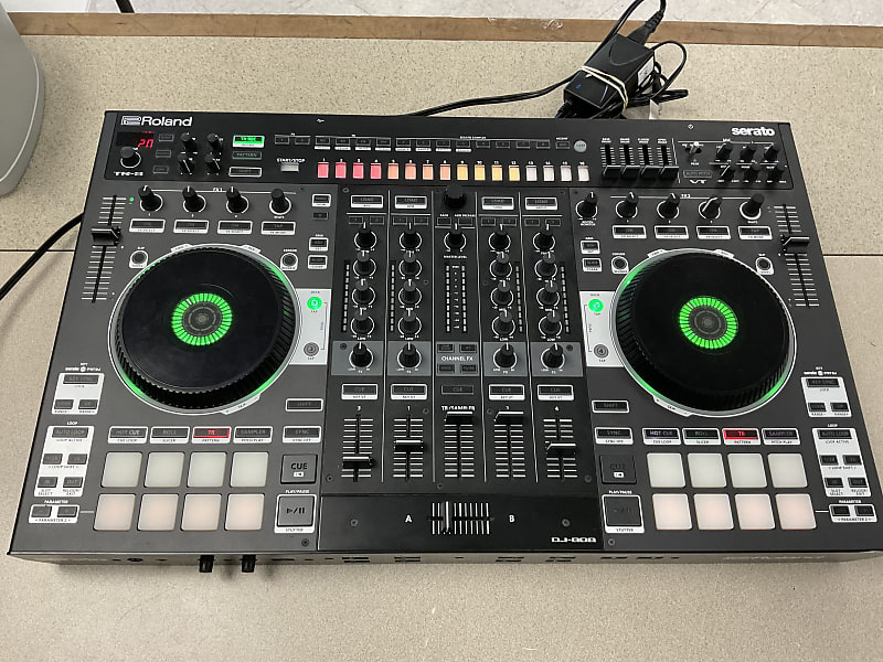 Roland Dj 808 2016 - Black | Reverb