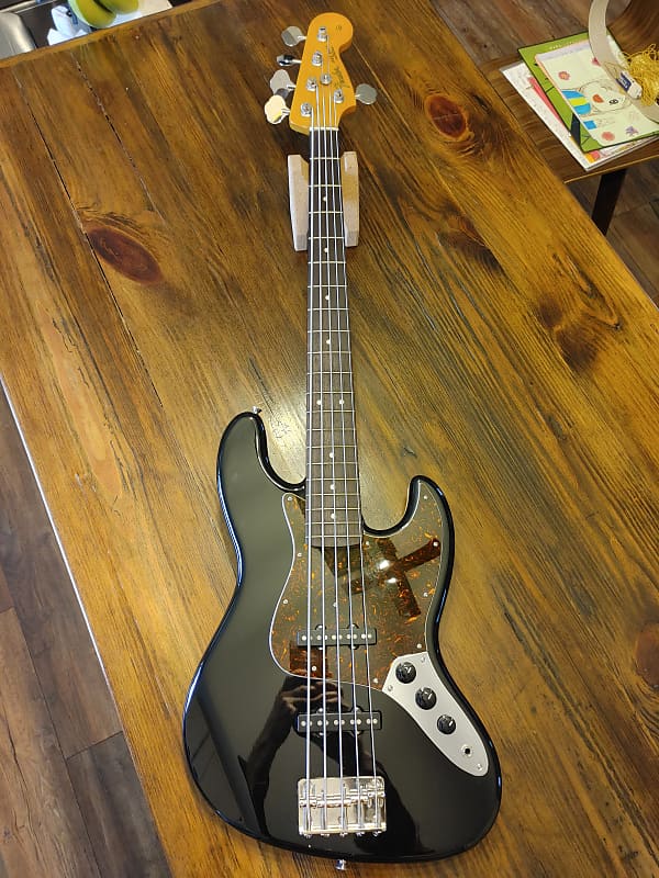 Fender JBV-115 - Black | Reverb UK