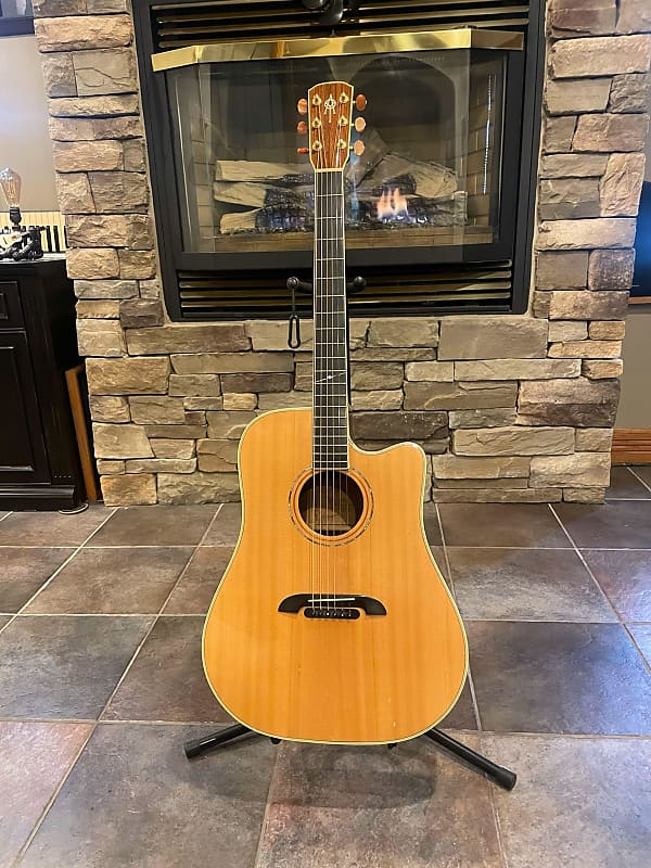 ALVAREZ K. YAIRI DYM 95 C Ultra Rare AURA | Reverb Deutschland