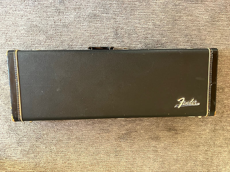 Fender Vintage Guitar Case 1967- 1974 - Black | Reverb