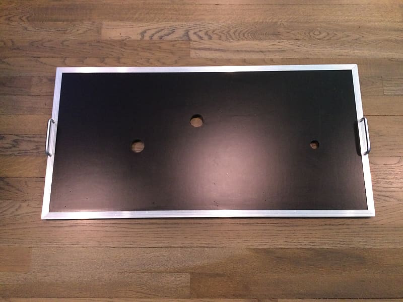 Custom GOMC effects Pedalboard PedalTrain Deluxe PT-32 carry | Reverb