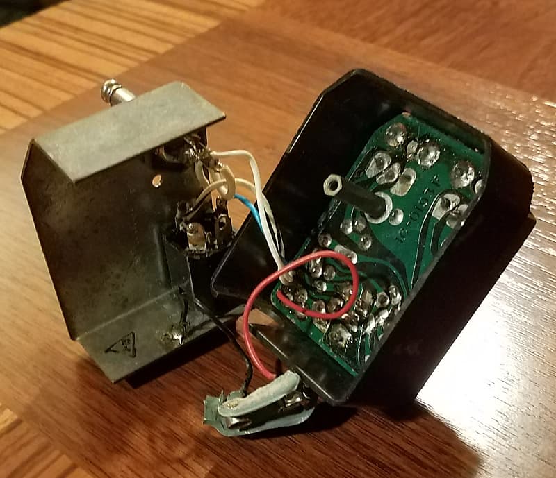 Jordan Bosstone fuzz Boss Tone 1966 1967 vintage served in Jordan Bosstone fuzz Boss Tone 1966 1967 vintage served in