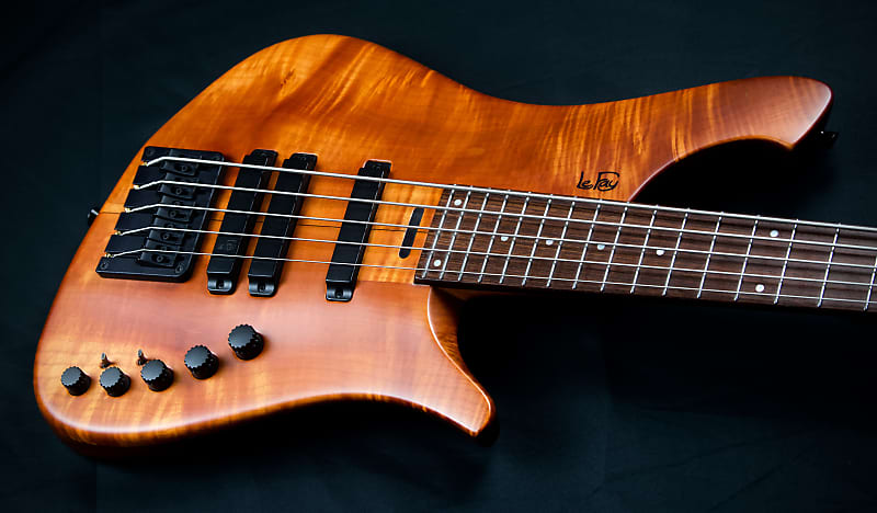 Le Fay (LeFay) Singer 5 2018 Singer Gold Satin | Reverb