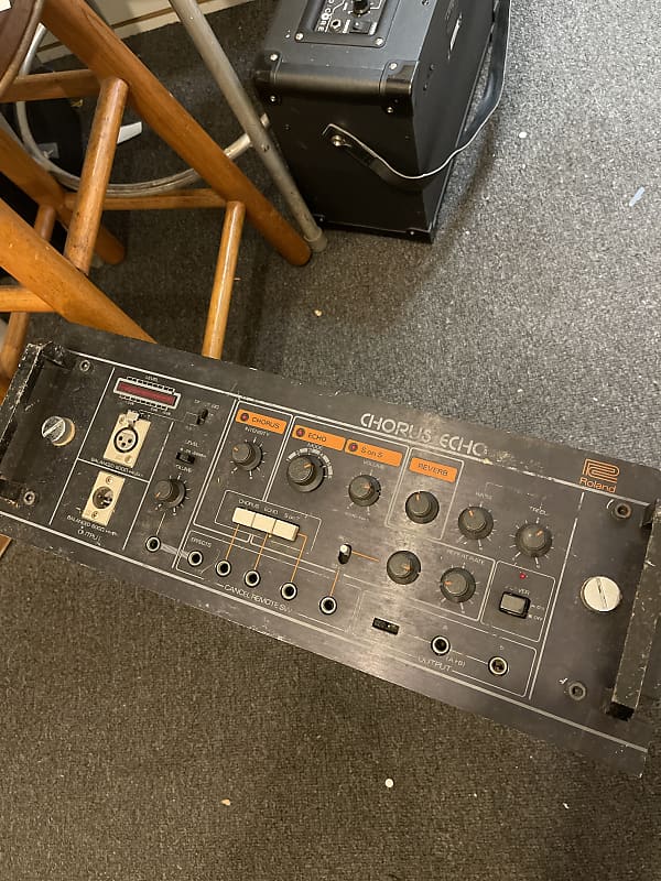 Roland Chorus Echo SRE-555 (Space Echo) | Reverb