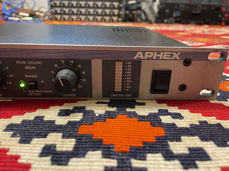 Aphex Dominator II Precision Multiband Peak Limiter Model 720 | Reverb