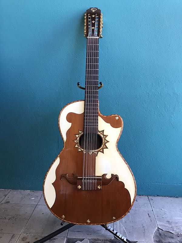 Guerrero's Bajo Sexto | Reverb UK