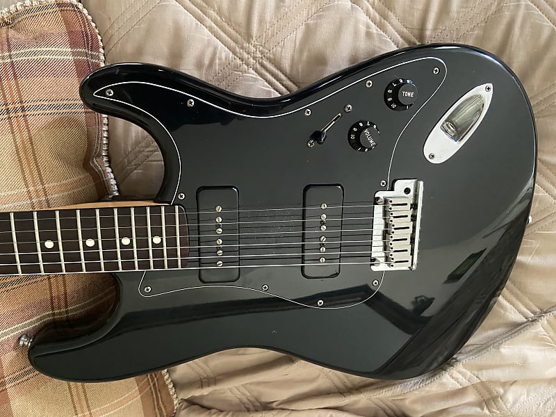 Fender Stratocaster - Black | Reverb