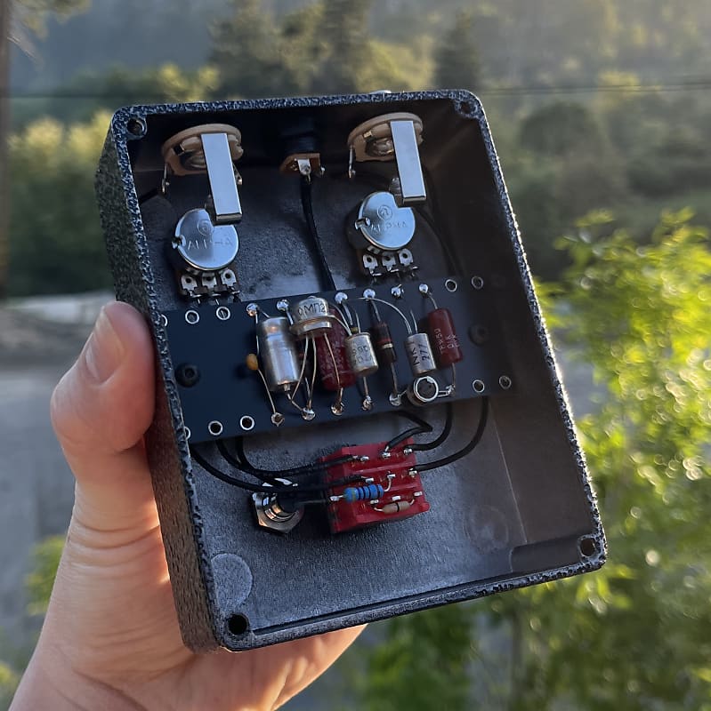 Analog Noir - 67' Supa Fuzz (Hammered Silver) | Reverb