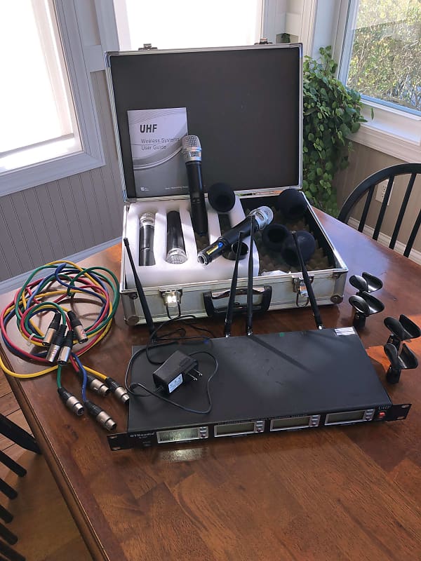 Wireless Microphone Package | Reverb