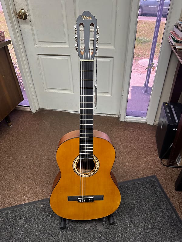 Valencia Classical full size Acoustic guitar - nylon strings | Reverb