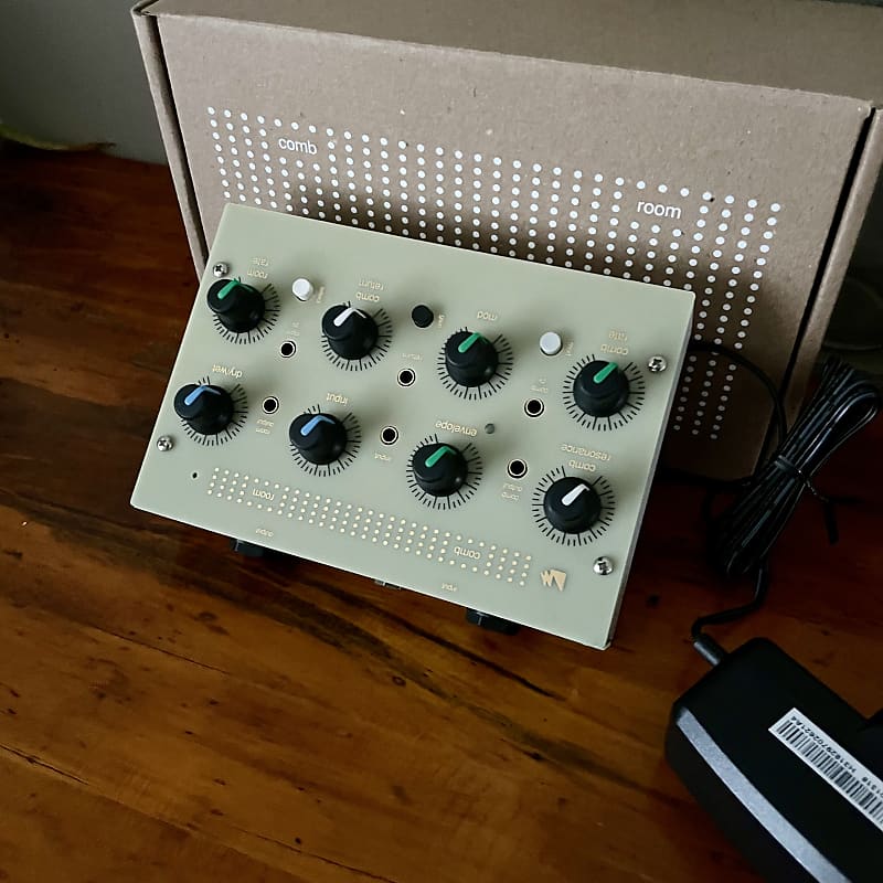 Lorre Mill Comb Room Desktop Effects Processor | Reverb